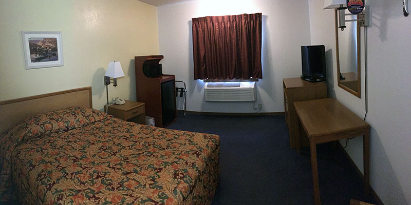 Deluxe Motel Rooms - Crossroads Inn, Martin SD Centrally located